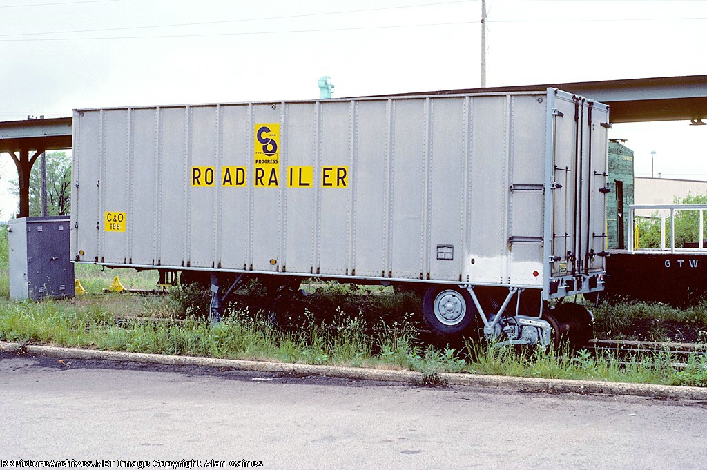 C&O Roadrailer 186